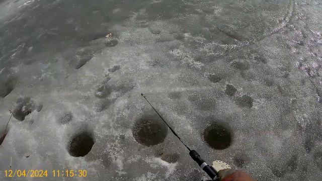 Менее удачная рыбалка по последнему льду у Темно-Осинова, посвященная Дню Космонавтики 12.04.2024 г!