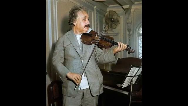 LARISSA TRI - СКРИПАЧ