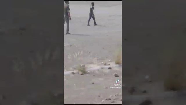 Развалился