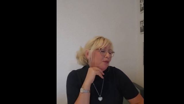 LARISSA 3 - ДЕВОЧКА ПАЙ.