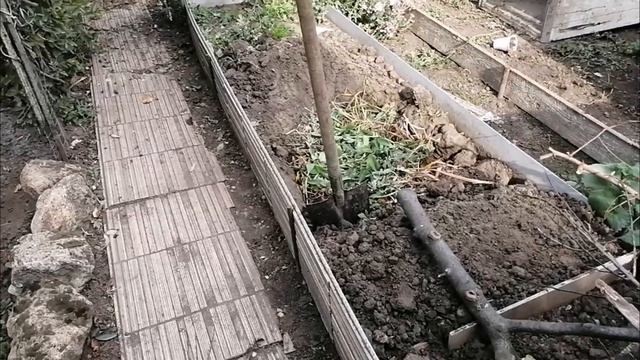 Осенняя подготовка грядок к посадкам. Грядки для цветов, перцев и томатов. 03-11-2024 огород