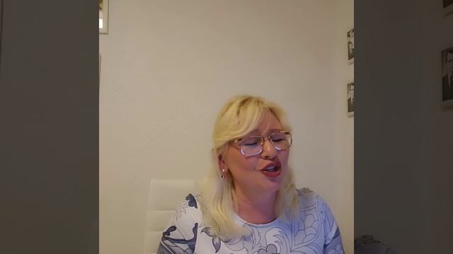 LARISSA 3 - ВЕРЬТЕ В  ЛЮБОВЬ  ДЕВЧОНКИ.