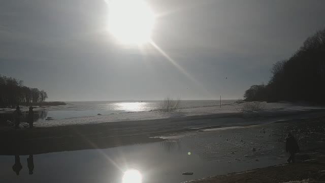 Сестрорецк. Река Сестра впадает  в Залив