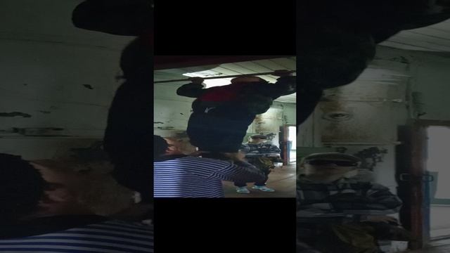 Учимся подтягиваться.