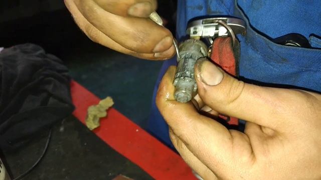 Cadillac CTS2 - Ремонт механизма дверного замка