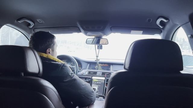 НАСТРОЕНИЕ «СПЛИН»… УСТРОИЛ СЕБЕ КАРАОКЕ НА КОЛЕСАХ ПОД МИНУС ТРЕКА «ДВОЕ НЕ СПЯТ».