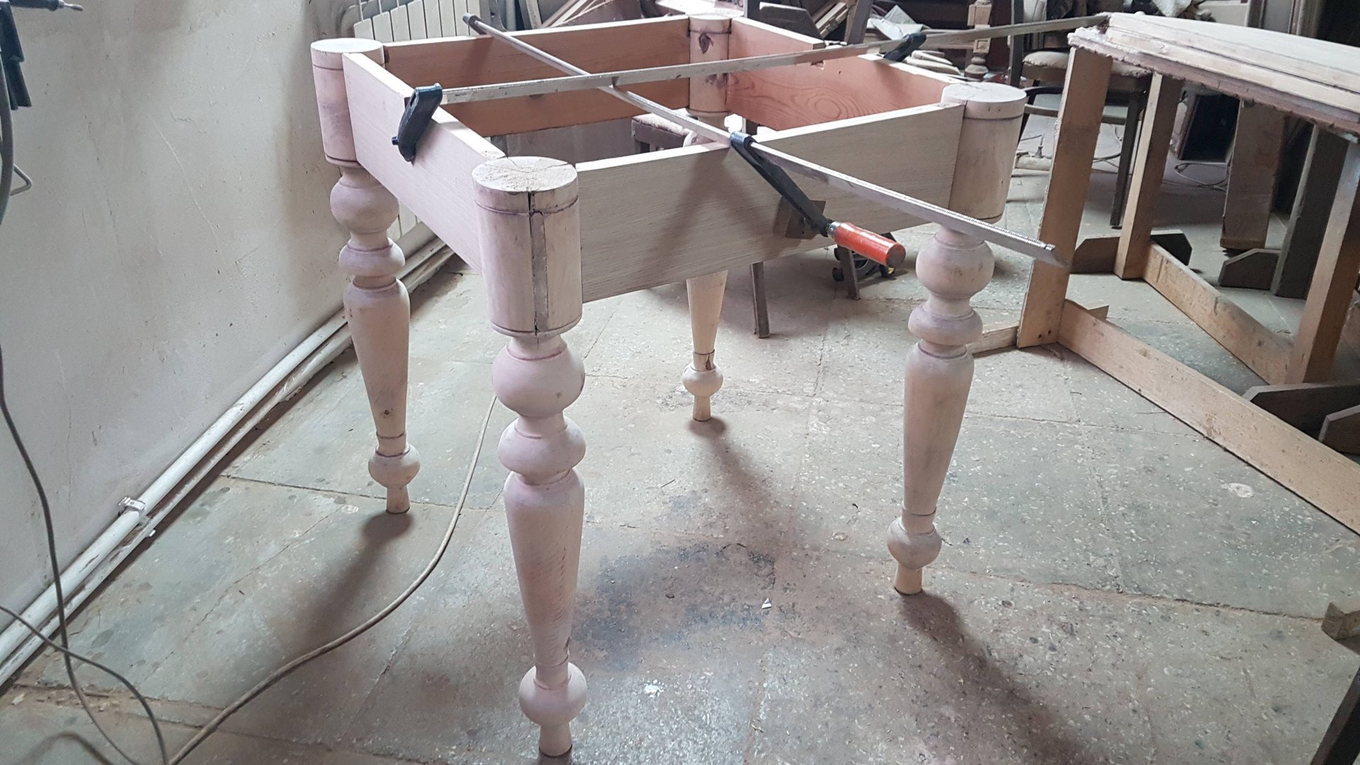 Реставрация советского стола Тюменьской мебельной фабрики №2. Часть 2