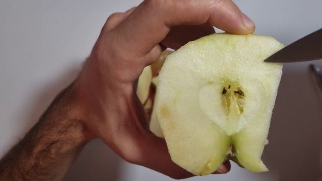 Разобрал настоящее яблоко до центра | Полный разбор