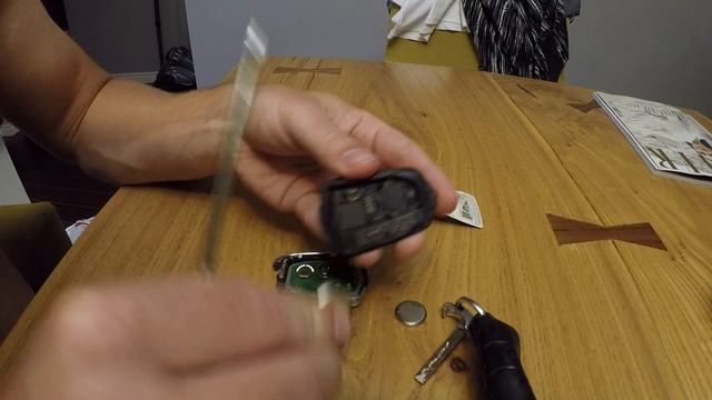 Cadillac CTS3, XT5, Escalade4, CT6 - замена батарейки брелка! CR2032