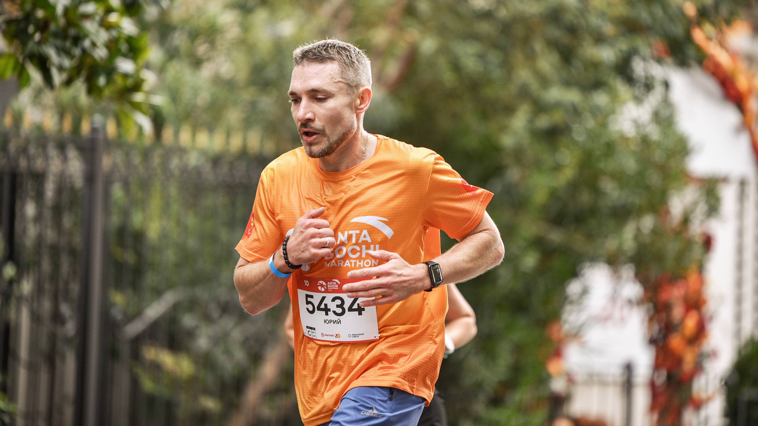 Забег на десятку: ANTA Marathon SOCHI 2024