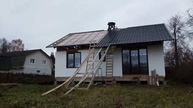 Монтаж черепицы в одну каску