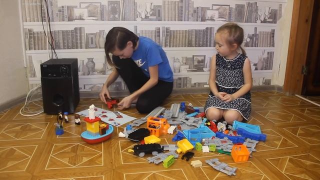 Распаковка обзор Лего Дупло (LEGO Duplo) Грузовой поезд 10875