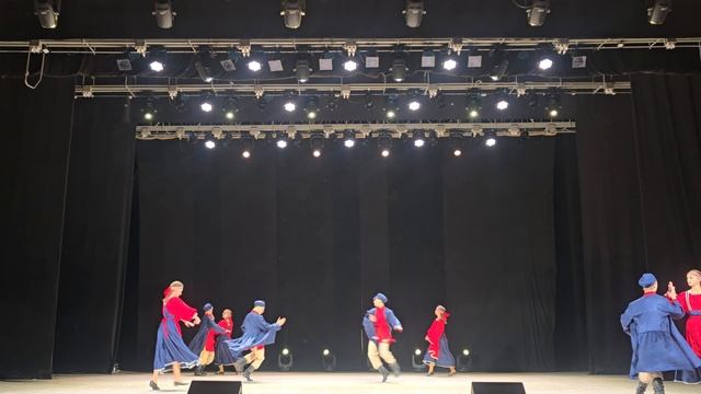 танец "Контр-данс    "Ланзи" Вепсского берега"