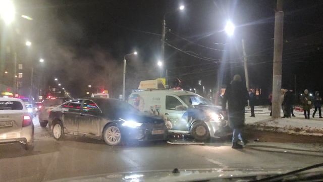 дтп на Куйбышева торговый центр луч 5 ноября 2024 ROADCONTROL