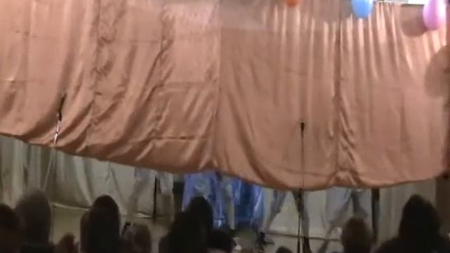 "Засветили ноги."