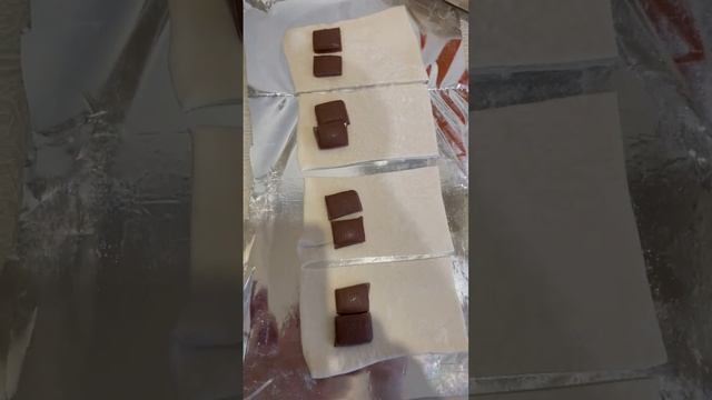 Пирожки с вишней