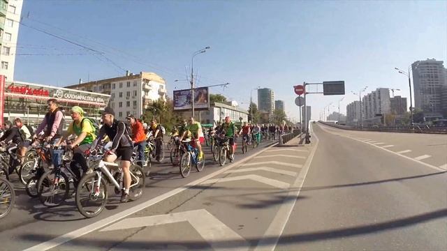 День без автомобиля-2014 в Москве: Вело-карнавал и "Не-авто-шоу"