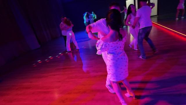 Мanana dance | Бахтияр и Ринара | Salsa