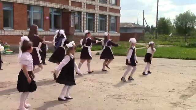 "Флешмоб на последнем звонке"