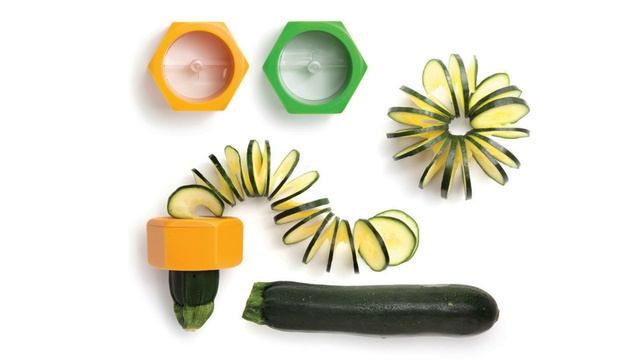 Красивая нарезка из обычных продуктов украсит праздничный стол