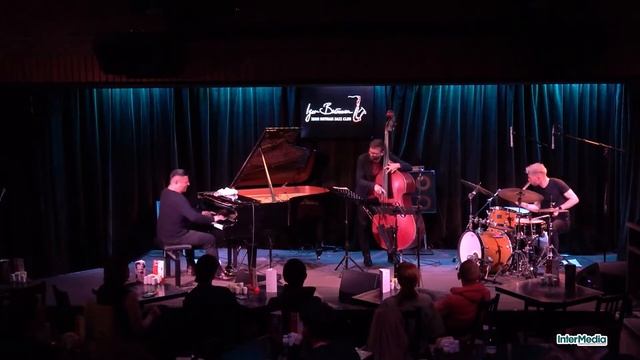 Colors (Benito Gonzales)