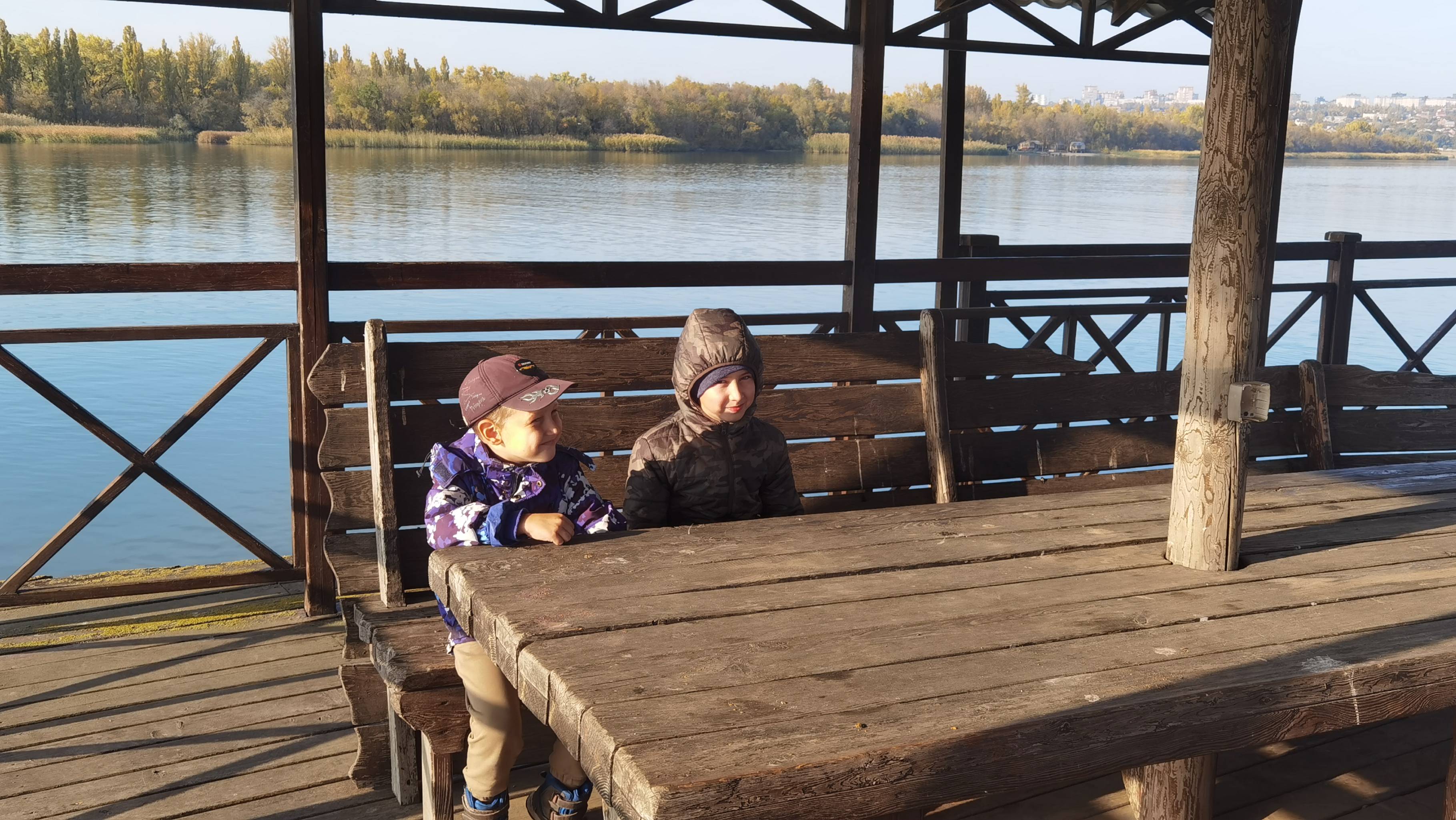 Прекрасная погода и отличный осенний отдых на туристической базе Пирс Левый берег реки Дон