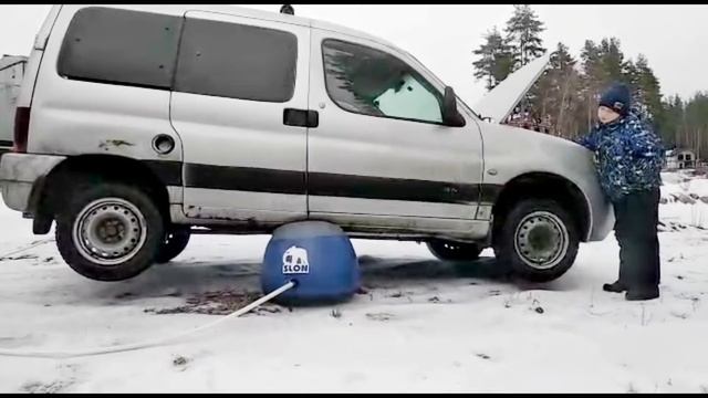 ВНИМАНИЕ!!! НИКОГДА НЕ ДОПУСКАЙТЕ ДЕТЕЙ!!! Любой домкрат - средство повышенной опасности!