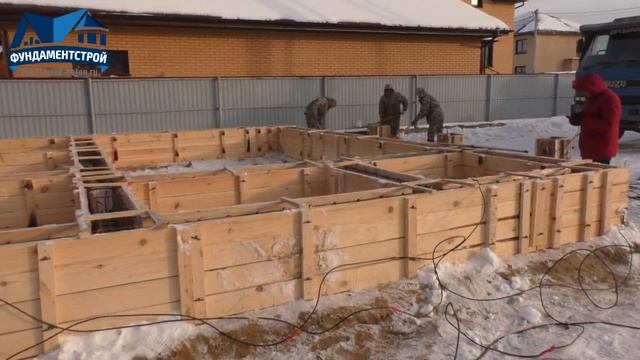 Льем фундамент для бани зимой. ФундаментСтрой