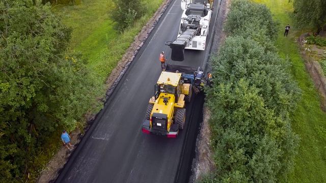Формирование водоотводных лотков из асфальтобетона