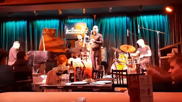 412 (Jeff Tain Watts)