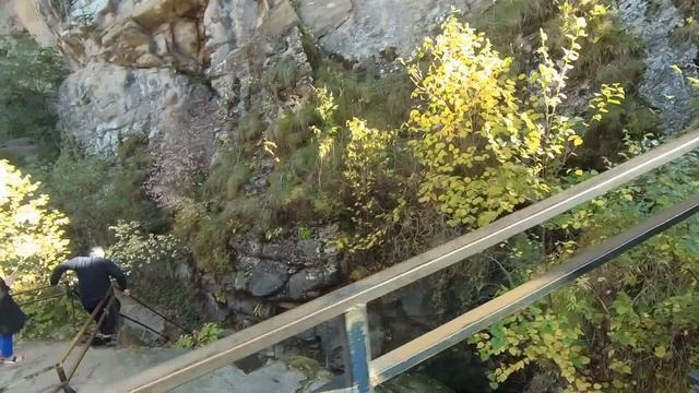 Медовые водопады и гора Кольцо