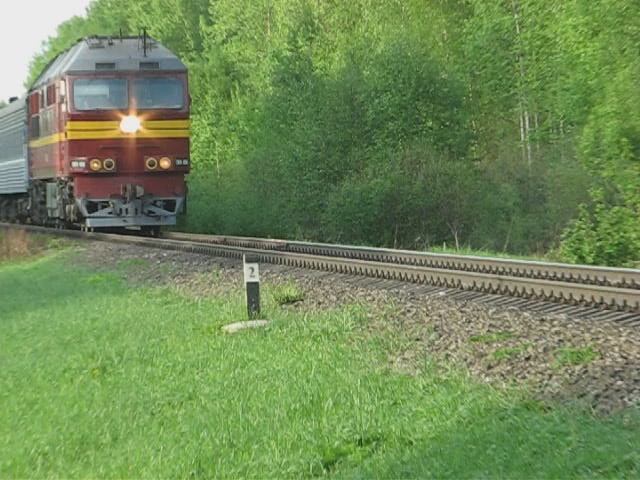 ТЭП70-0256 (РЖД/Окт, ТЧ-31 В. Луки) с поездом №49 СПб - Брест (БЧ)