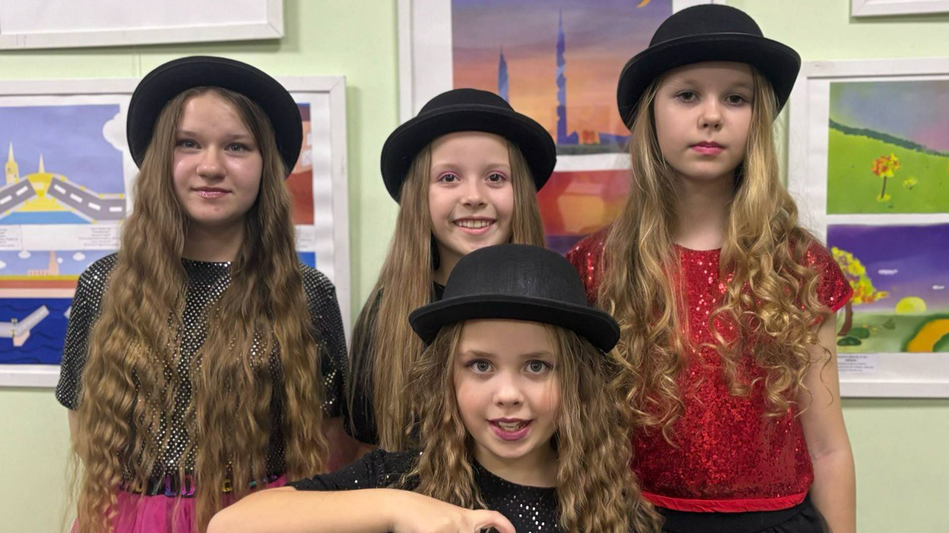 Песня "Петербургские картинки" в исполнении студии "Mozart"  Песня на день города.