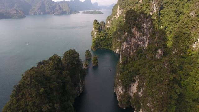 8302695-uhd_4096_2160_25fps