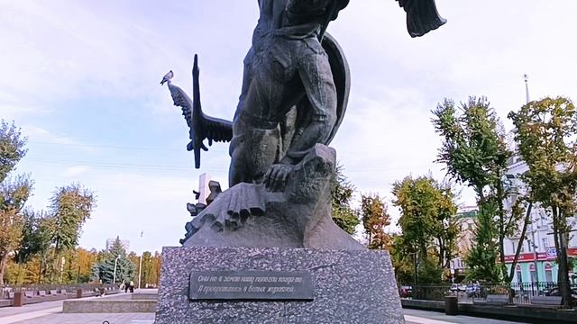 пешком по Луганску, сквер  имени Героев Великой Отечественной войны (продолжение)