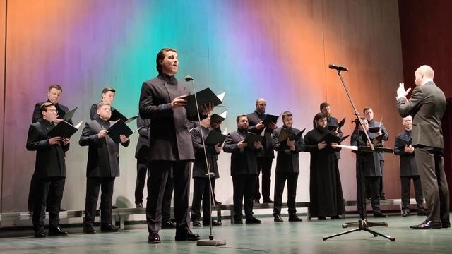 Хор Сретенского монастыря - "Ночь тиха" муз.Франца Грубера сл.Йозефа Мора солист Александр Бородейко