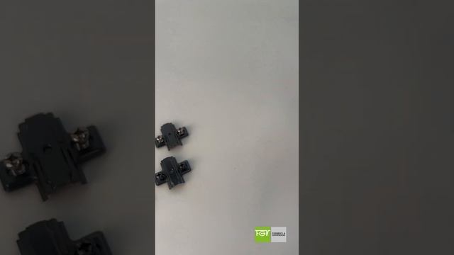 Широкий ассортимент петель и ответных планок FGV