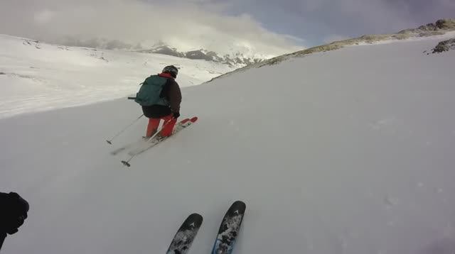 ГОРНЫЙ АЛТАЙ  СПУСК НА ЛЫЖАХ