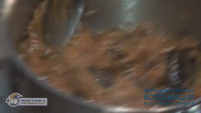 Жареный чёрный макрурус с тушёными овощами.