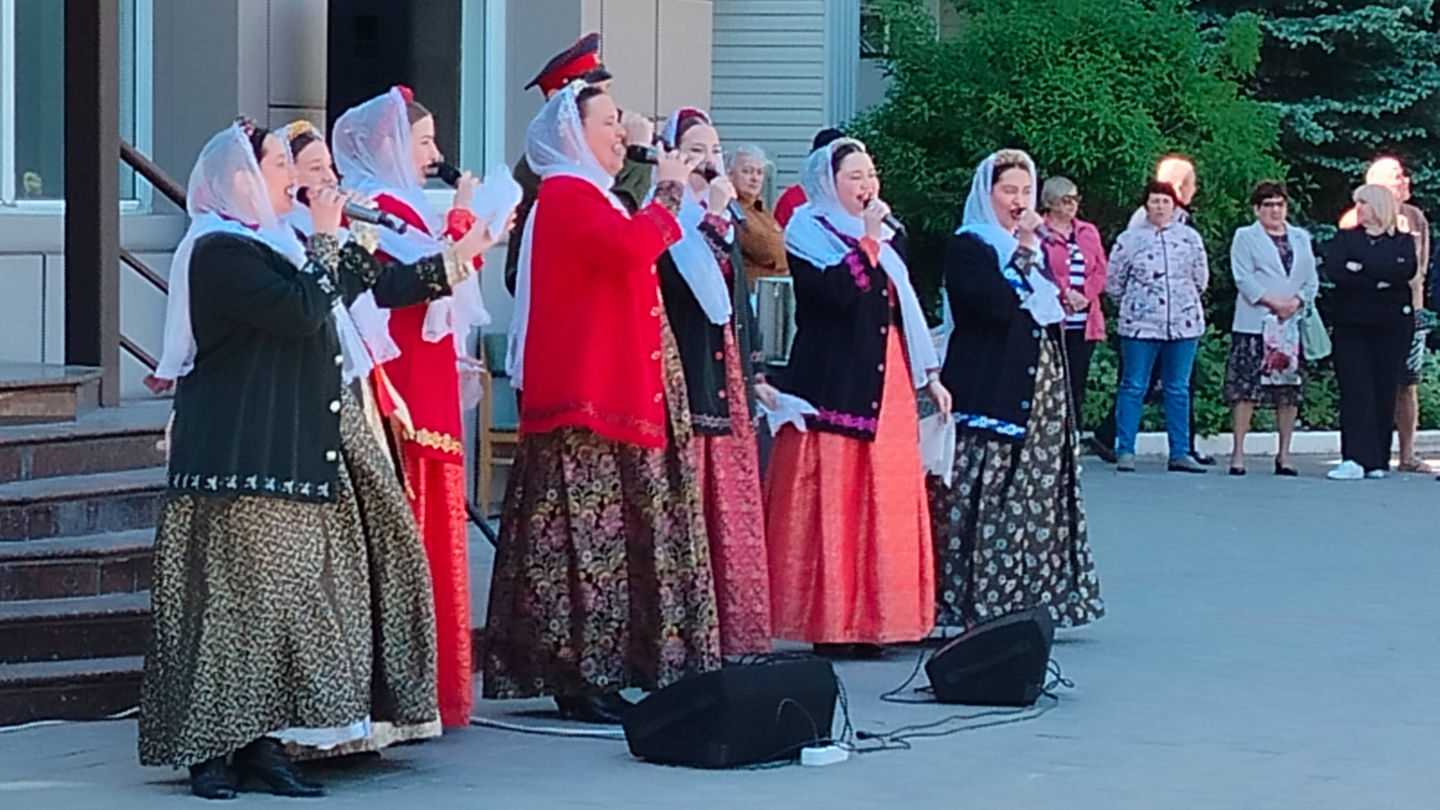 ПОКРОВ и ФЕНИКС