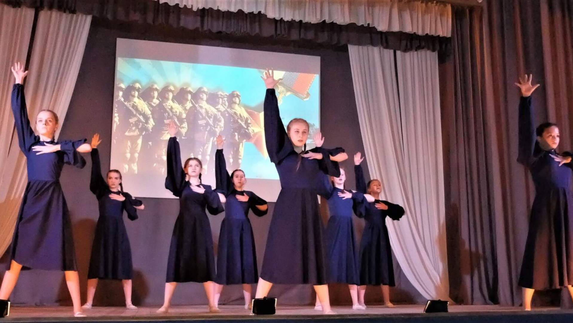 SHAMAN  ВСТАНЕМ танец  #топыкатегорий