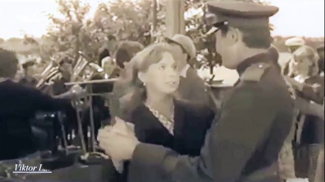 "Юности нашей вальсок"-песни прошлого