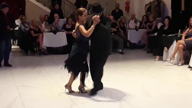 Tango Orillero Bailan