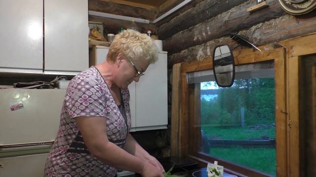 Сныть в салате. Aegopodium podagraria.