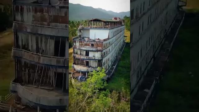 Корабль-призрак Галактика на острове Ко Чанг, Таиланд