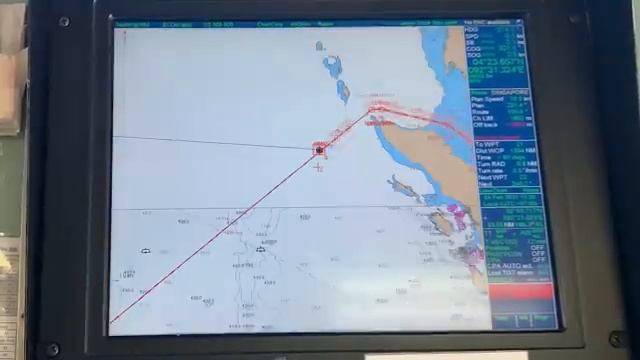 Морские карты, бумажные и электронные.