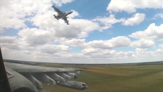 СУ 25 Граччи прилетели 🌍 - наступит МИР! - ТГ-канал - http://t.me/murzilka_inc
#СУ-25 #пилоты