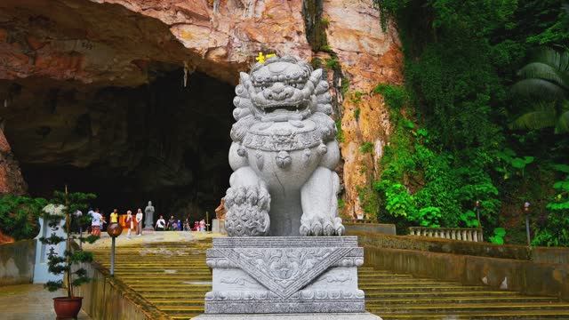 Kek Look Tong Buddhist Temple. Ipoh, Malaysia