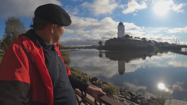 9. ПАЗ-3201 ЕЗДИТ ВОКРУГ ВЫБОРГСКОГО ЗАМКА