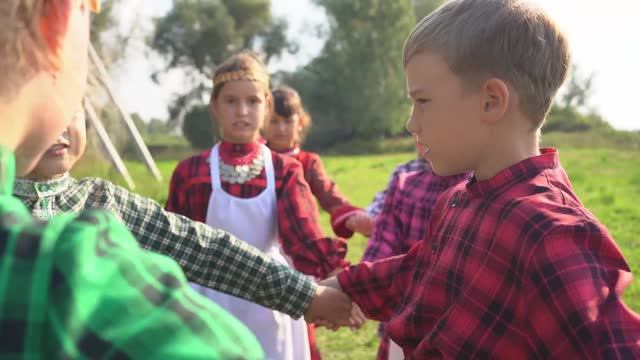 ДЕТСКИЕ НАРОДНЫЕ ИГРЫ